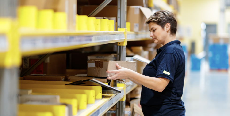 Goods-to-Person vs. Person-to-Goods Automation: A Complete Guide ...